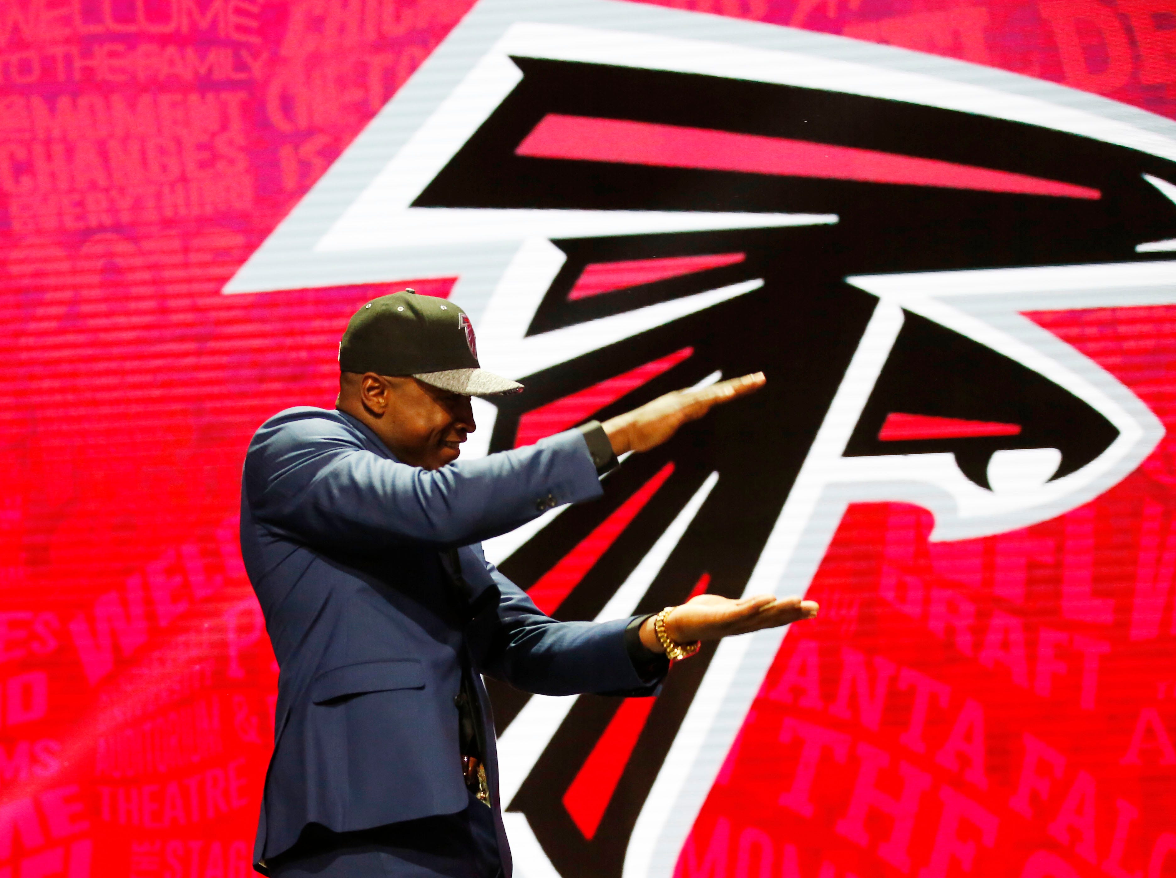 Falcons pass on Keanu Neal, take Pro Bowl DT in PFF's 2016 NFL redraft