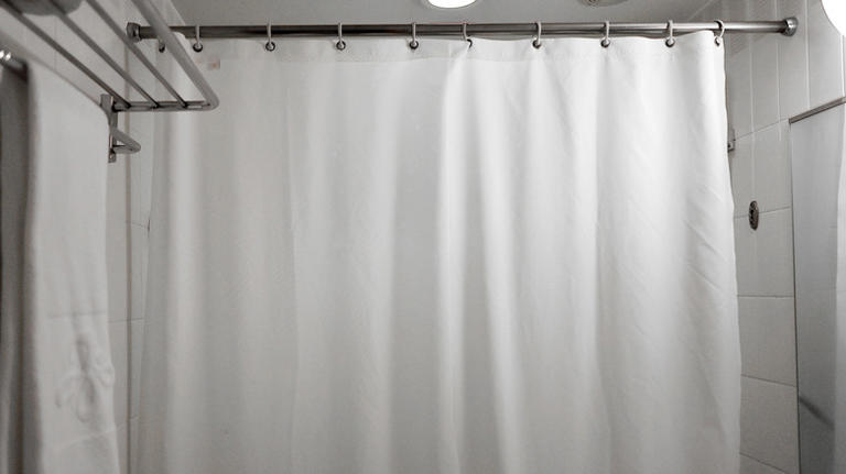 Why You Should Always Put A Shower Curtain Liner Before Putting Peel ...