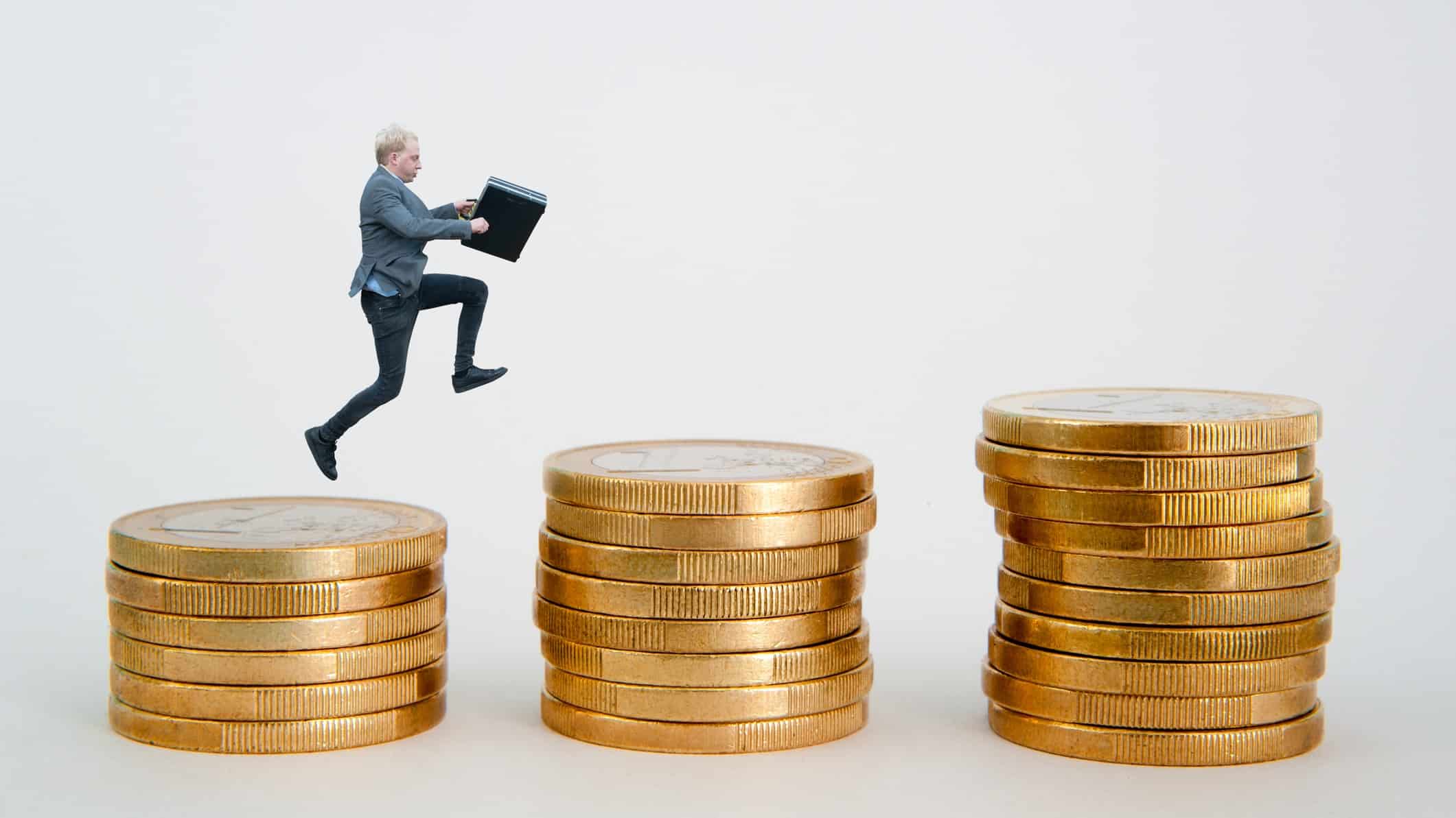 Why I think ASX 200 gold shares like Newmont and Northern Star will ...