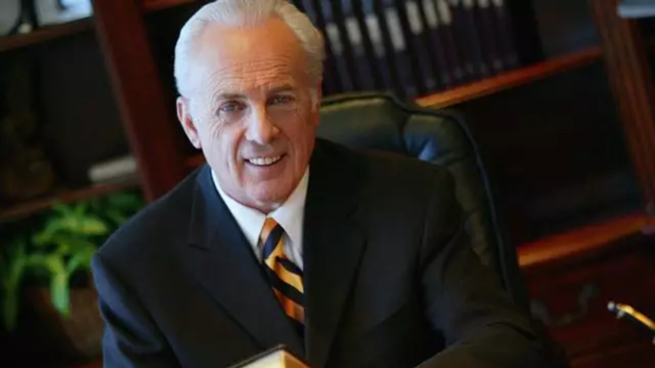 Who Is Grace Community Church Pastor John Macarthur California