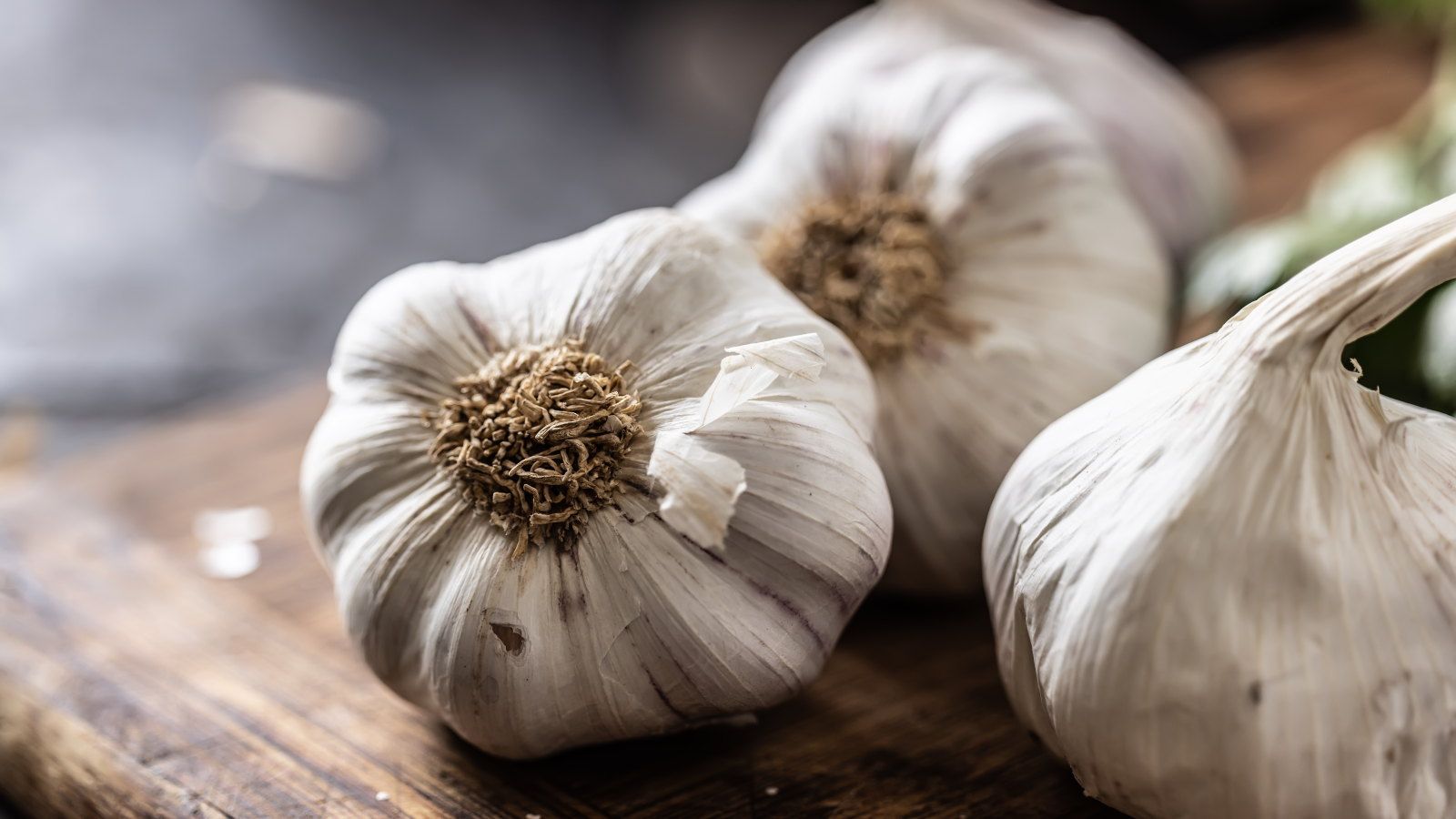 How to grow the biggest garlic ever – 6 expert steps for larger bulbs ...