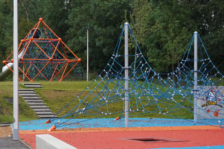 Edinburgh playpark repaired after safety issues were raised about loose ...
