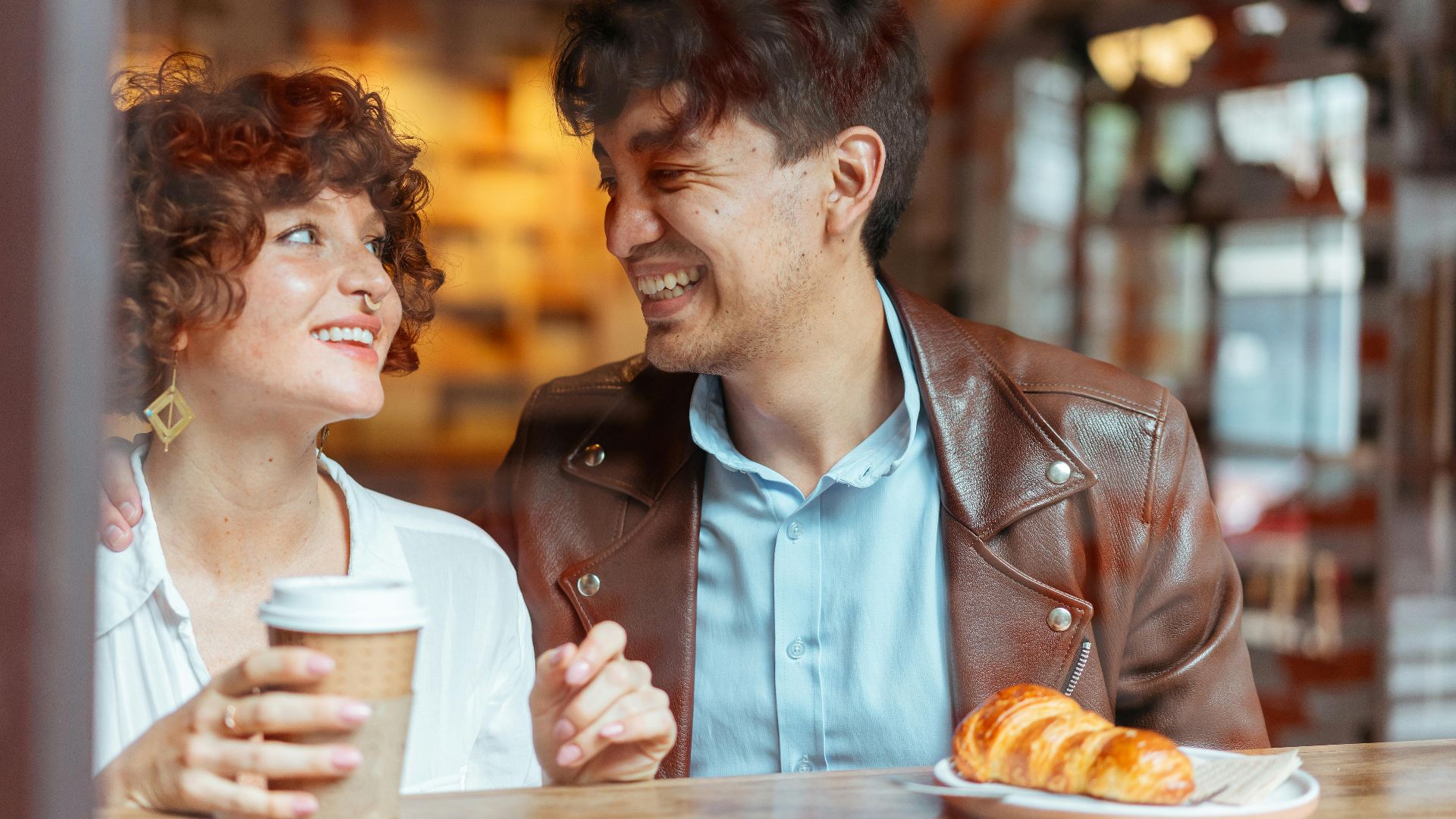 10 Signs You’re Settling & 10 Signs You’ve Found The One