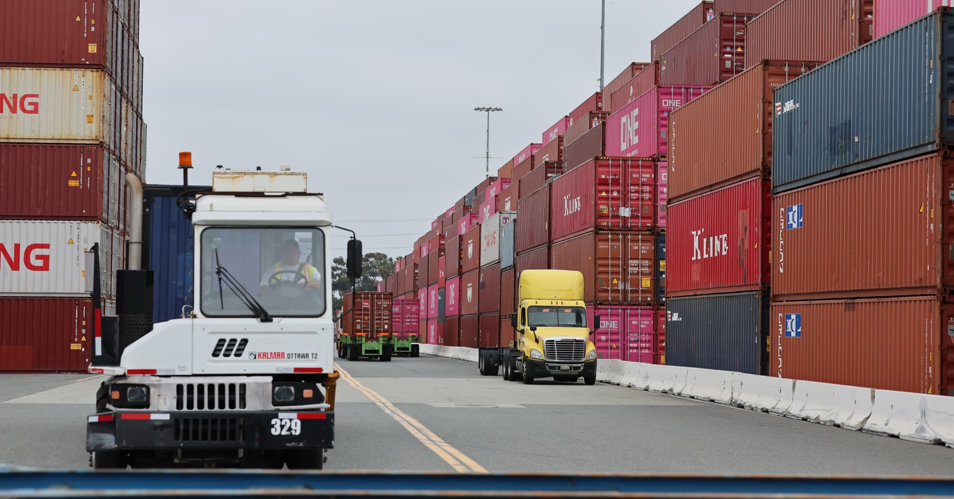 Port of Los Angeles sees record container traffic as shippers race to ...