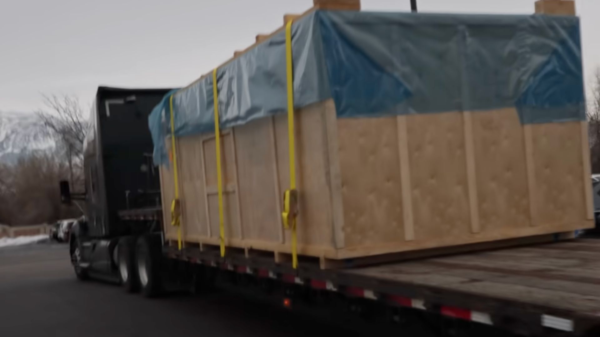 Utah Collector Unboxes $3M Lamborghini Countach LPI 800-4 in Crate ...