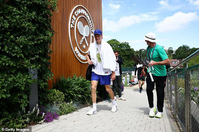 Revealed: The secret bet that could see Aussie Darren Cahill stay on as Jannik Sinner's coach