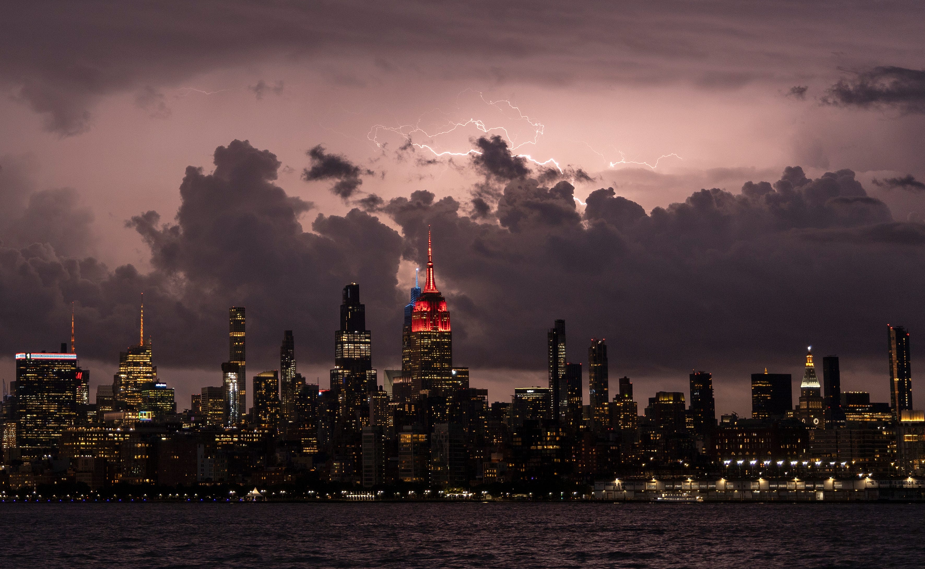 FLASH FLOOD WATCH: Heavy rain and damaging winds are possible in NYC on ...