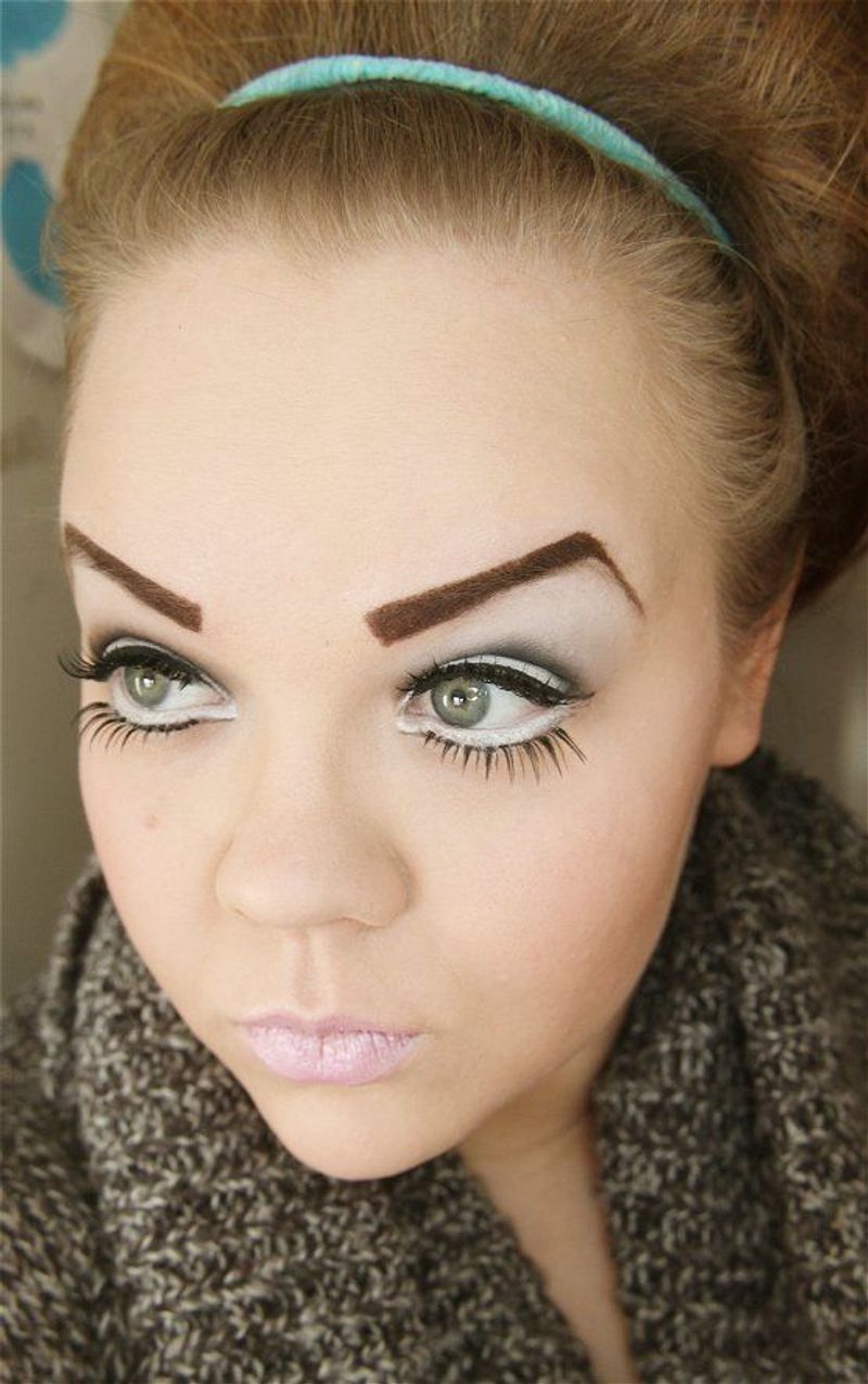 11 Mistakes You Might Be Making When Filling In Your Brows