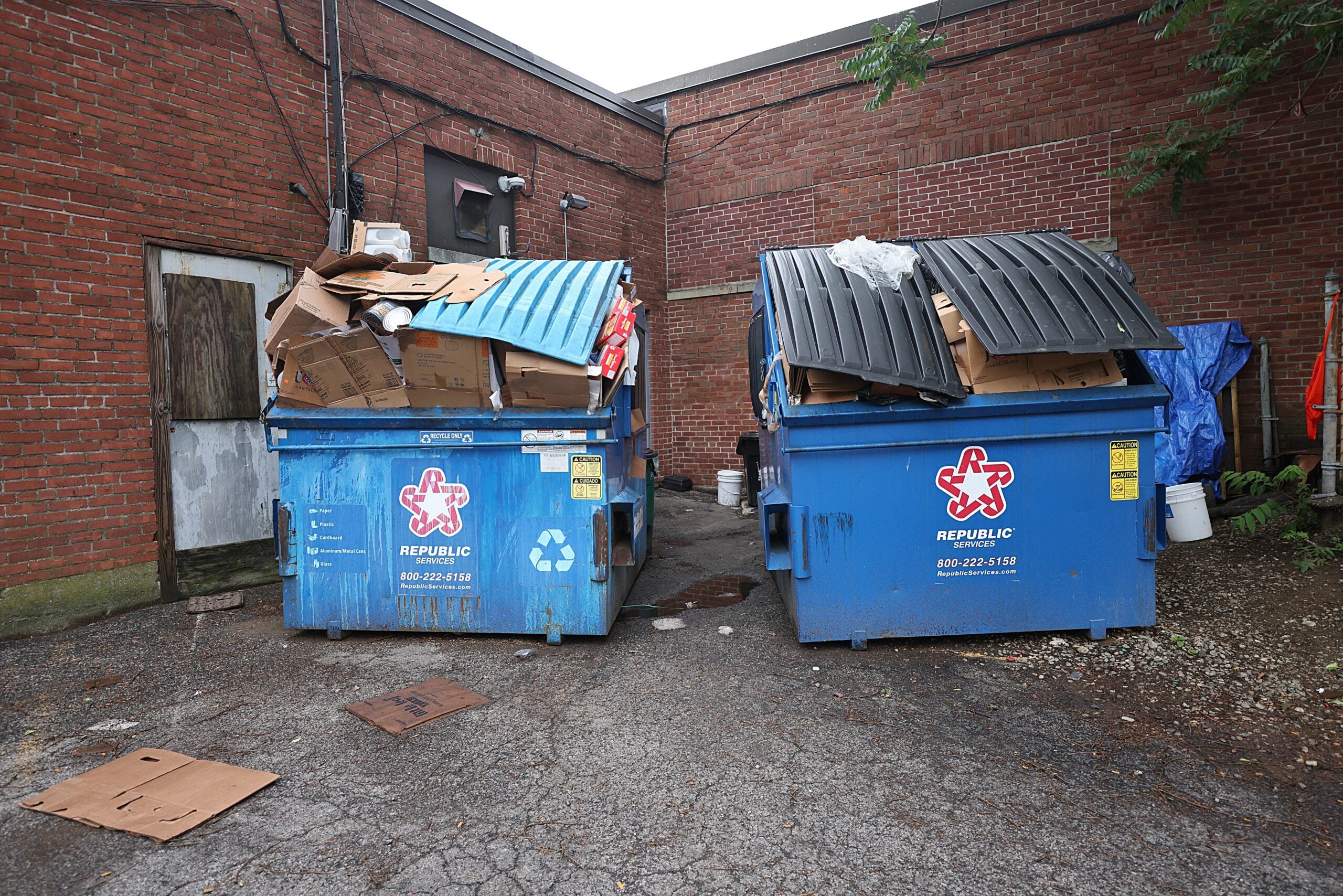 Trash strike: Both sides trade blame as dumpsters overflow and ...