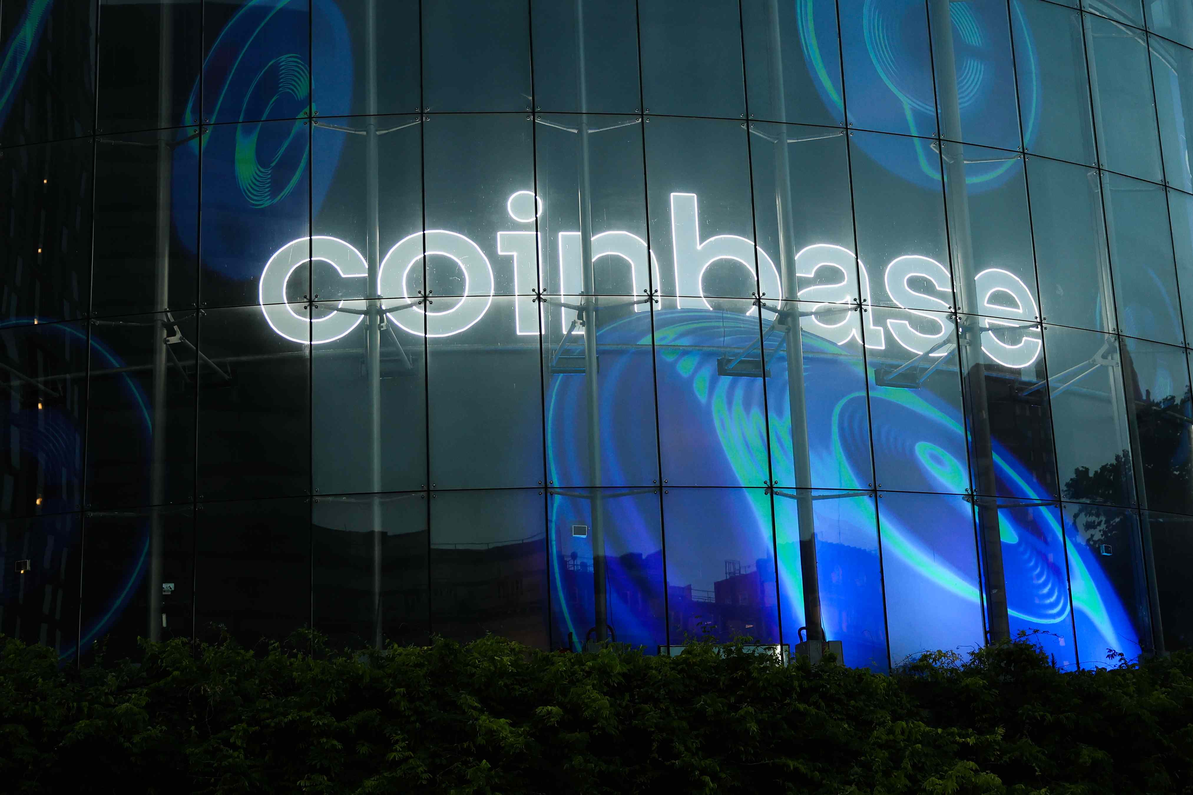Coinbase Stock Rises on Analyst Optimism, Congressional Work on Pro ...