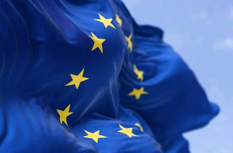 EU 'strongly condemns' US sanctions against five Europeans