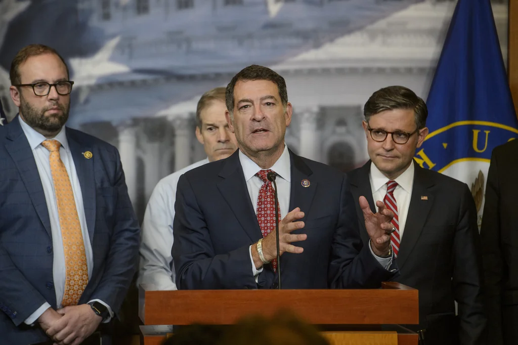 Retiring Mark Green endorses Matt Van Epps to take over his ...