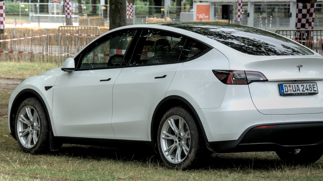 How to recycle an old EV battery