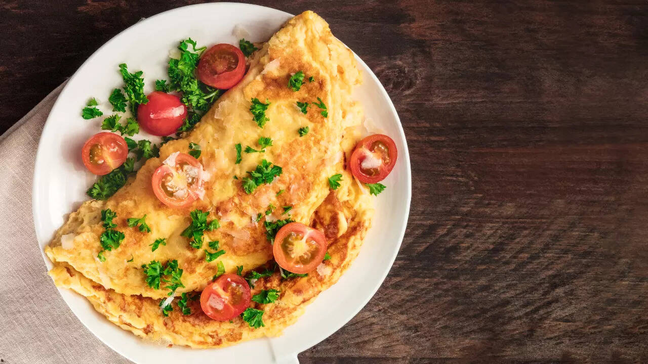 What’s the best time to eat breakfast according to health experts?