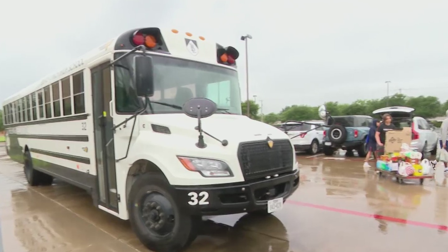 North Texas schools fill buses with donated items for Kerr County