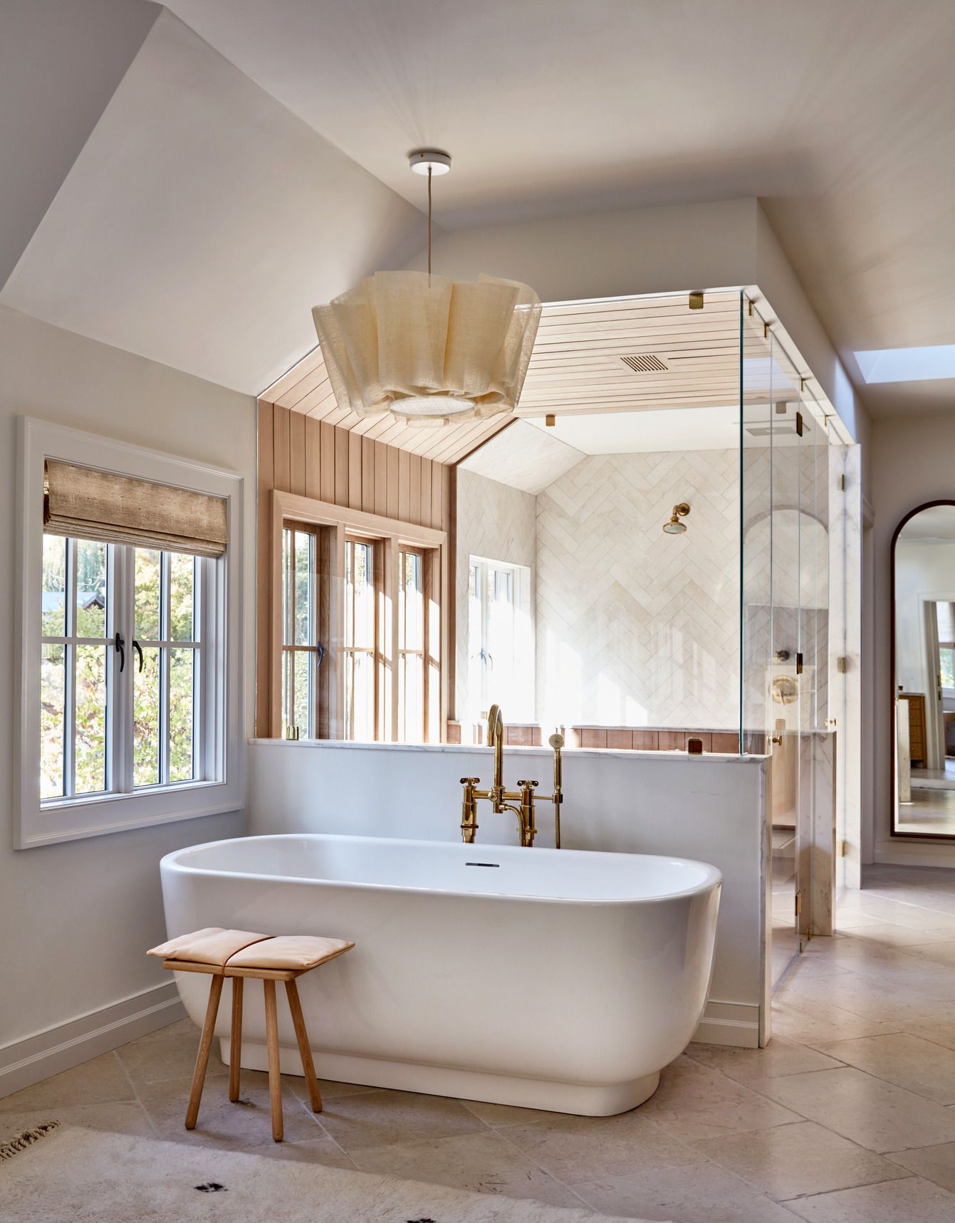 Enter Your "Bath Person" Era With These Gorgeous Bathtub Designs