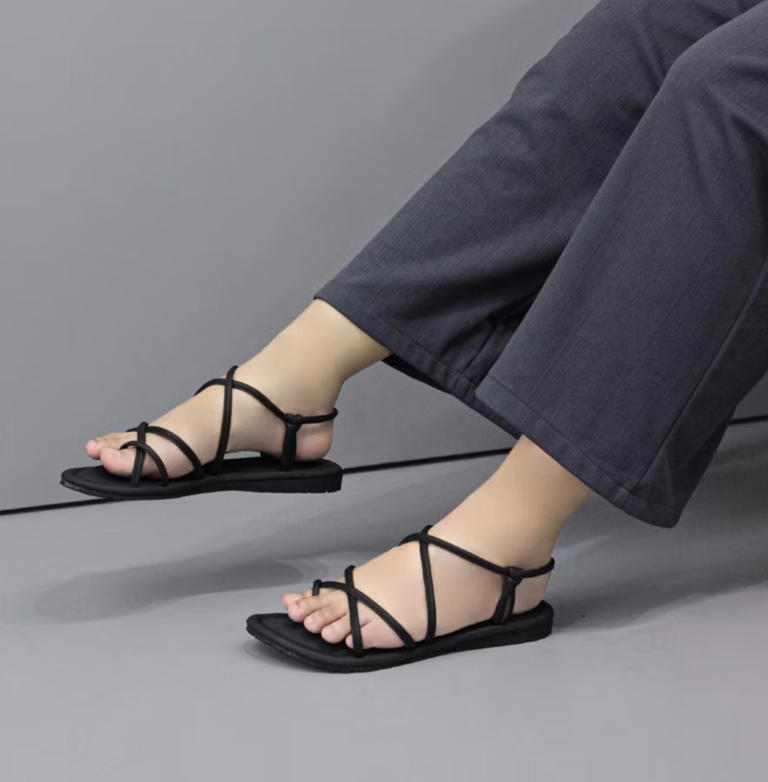 5 Sandal yang Cocok untuk Kebaya! Tampil Anggun Tanpa Mengorbankan ...