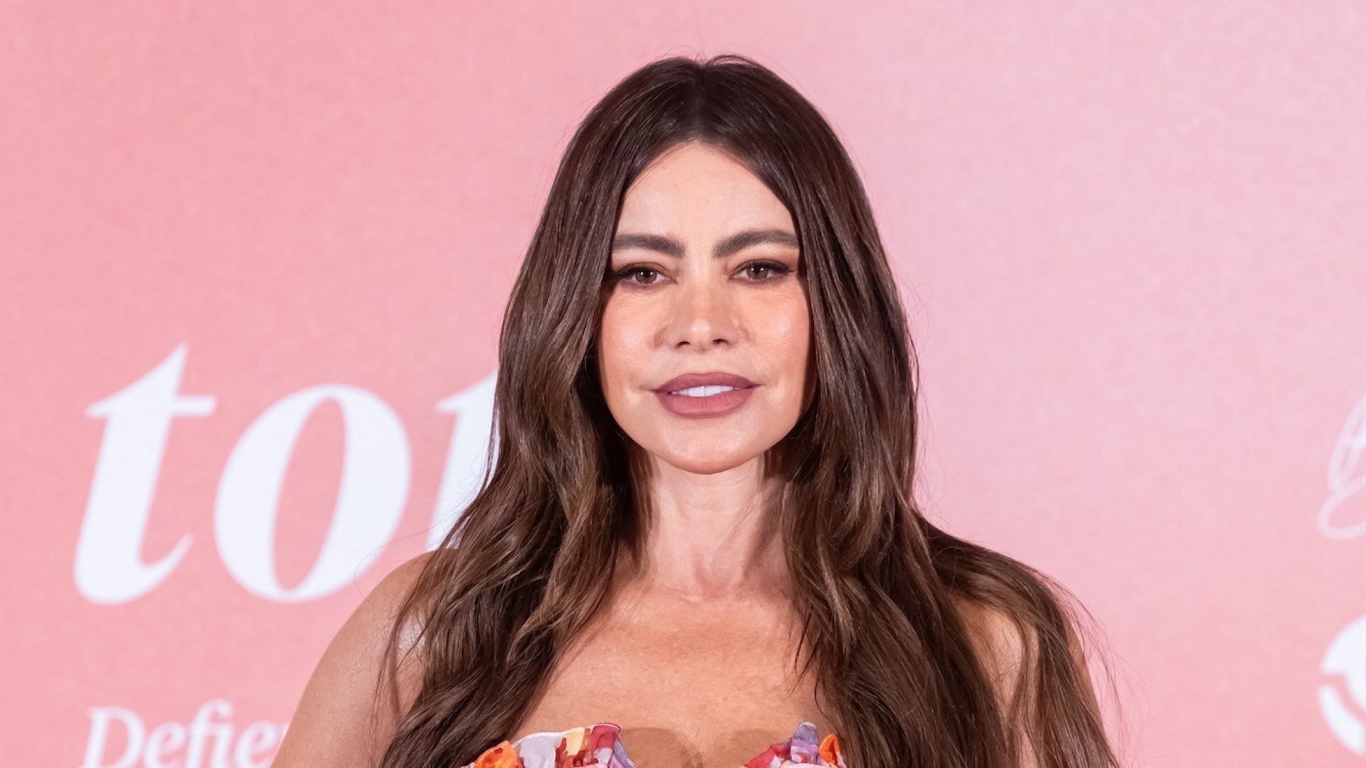 Sofía Vergara recibe homenaje con una estatua de 7,3 metros en su natal ...