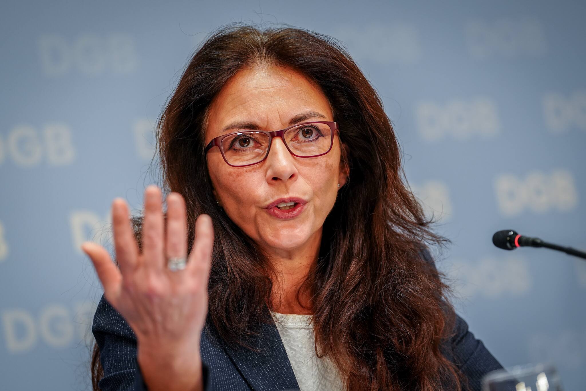 Fahimi warnt vor „Totalangriff“ auf Sozialstaat