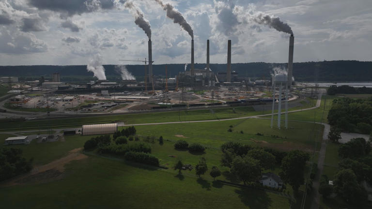 LG&E’s $3.7 billion proposal to support data centers concerns residents, ratepayers