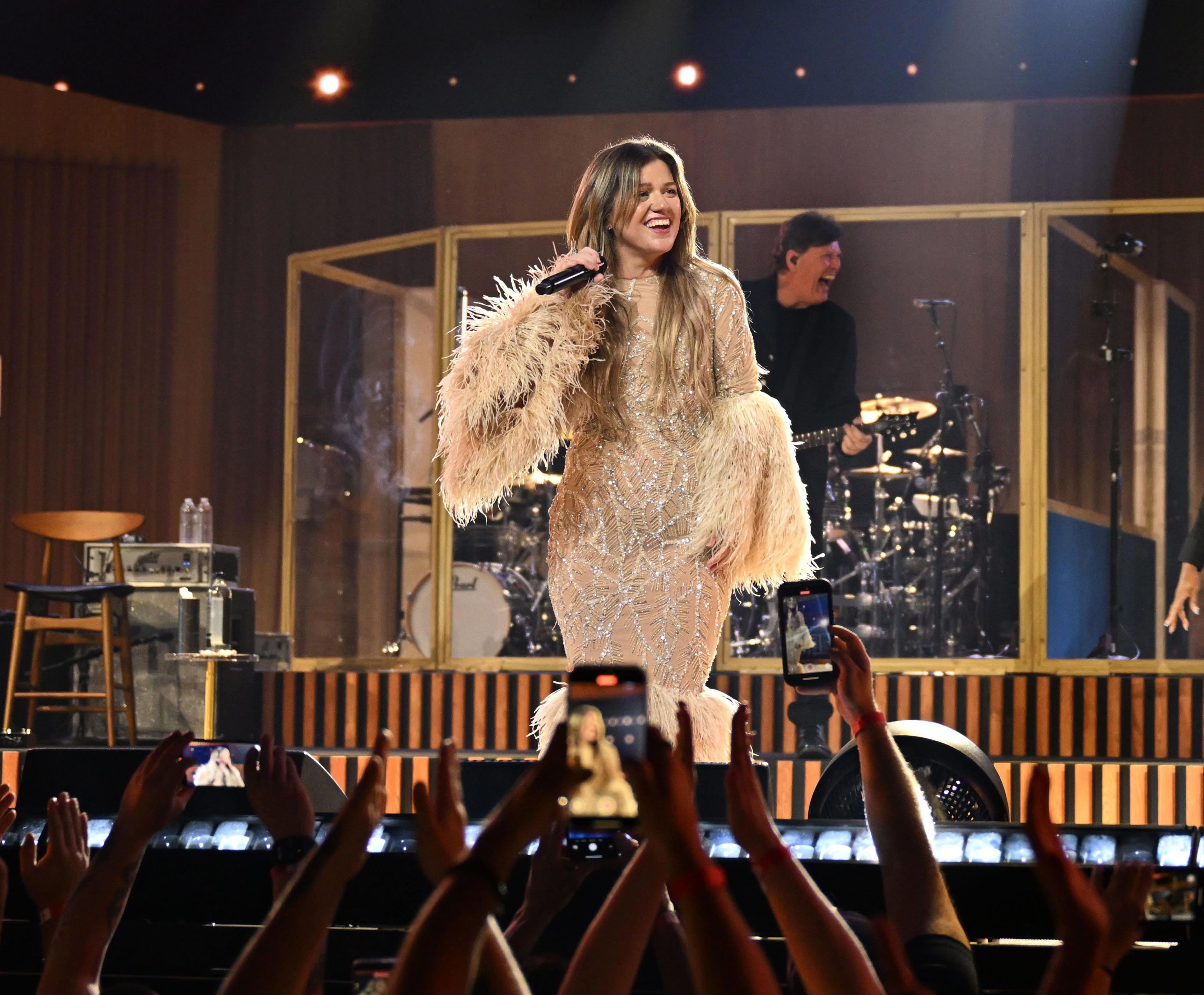 Kelly Clarkson setlist: All the hit songs powering her Las Vegas residency