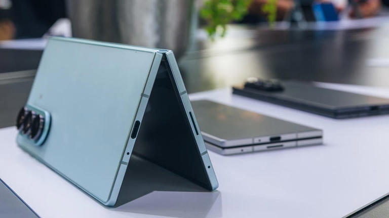 Here's What Happens When You Fold the Samsung Galaxy Z Fold 7 200,000 Times