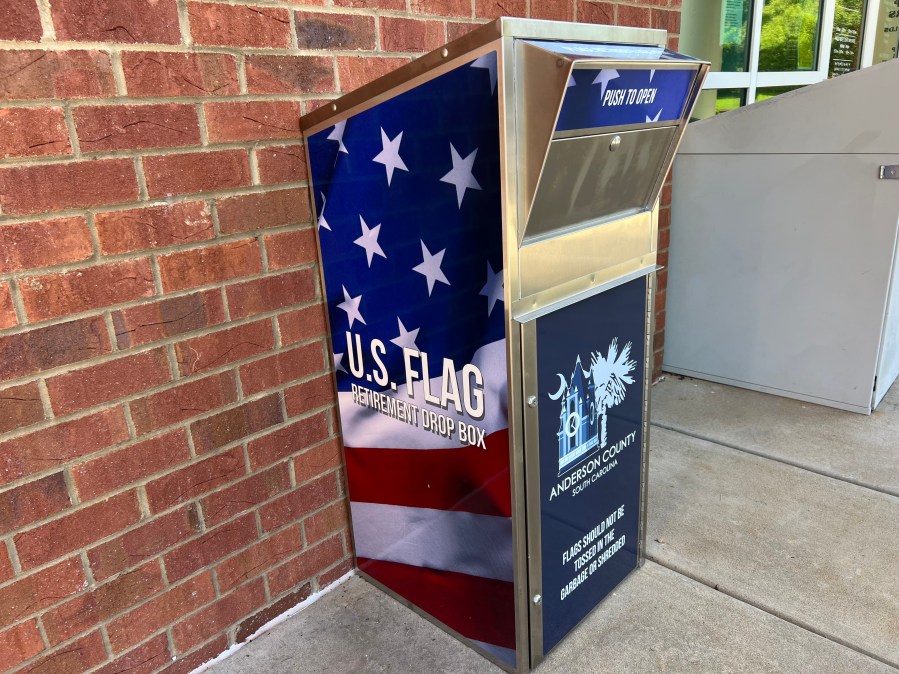 Anderson Co. leaders create system for disposing retired American flags