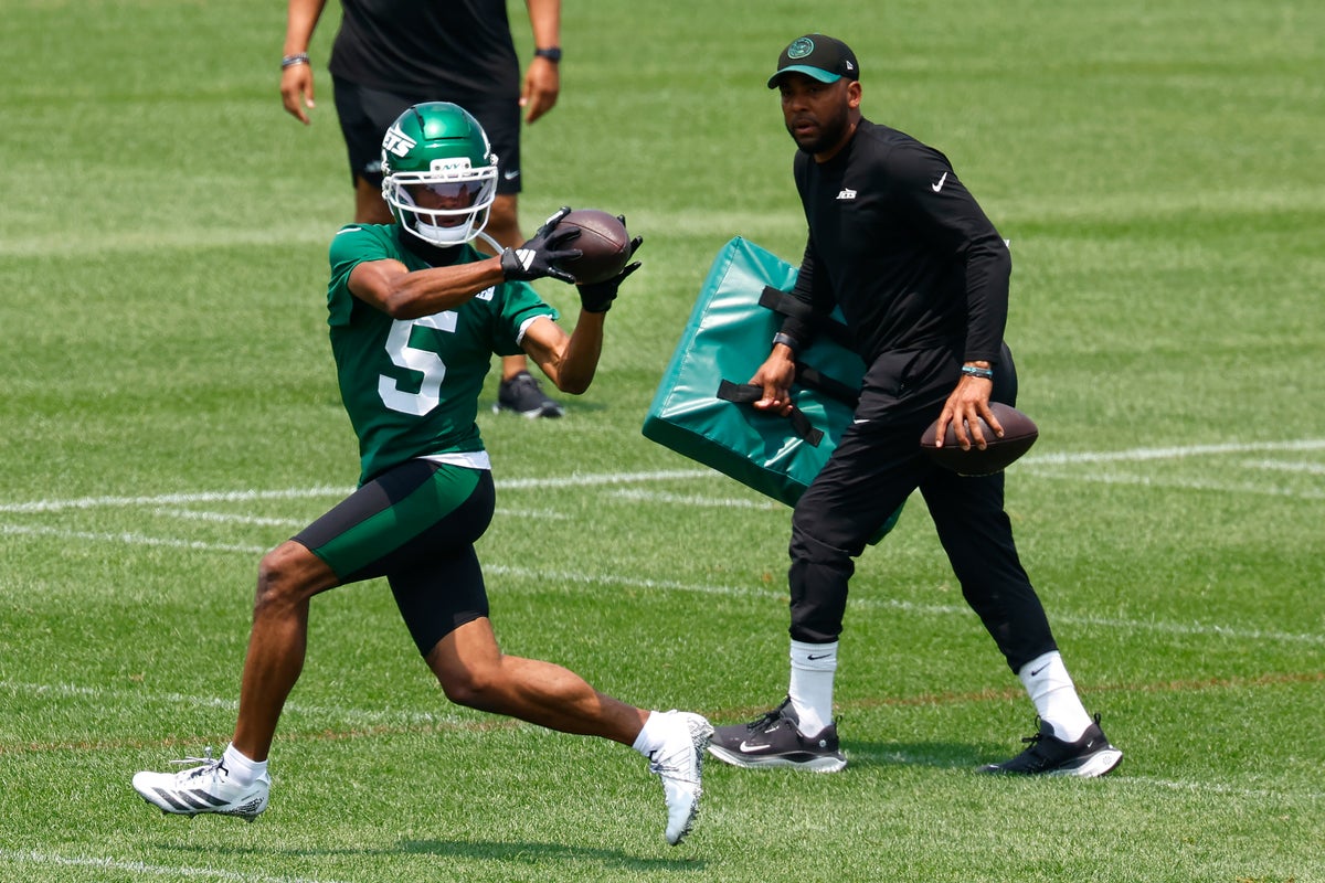 Jets y Garrett Wilson acuerdan extensión de contrato de cuatro años y ...