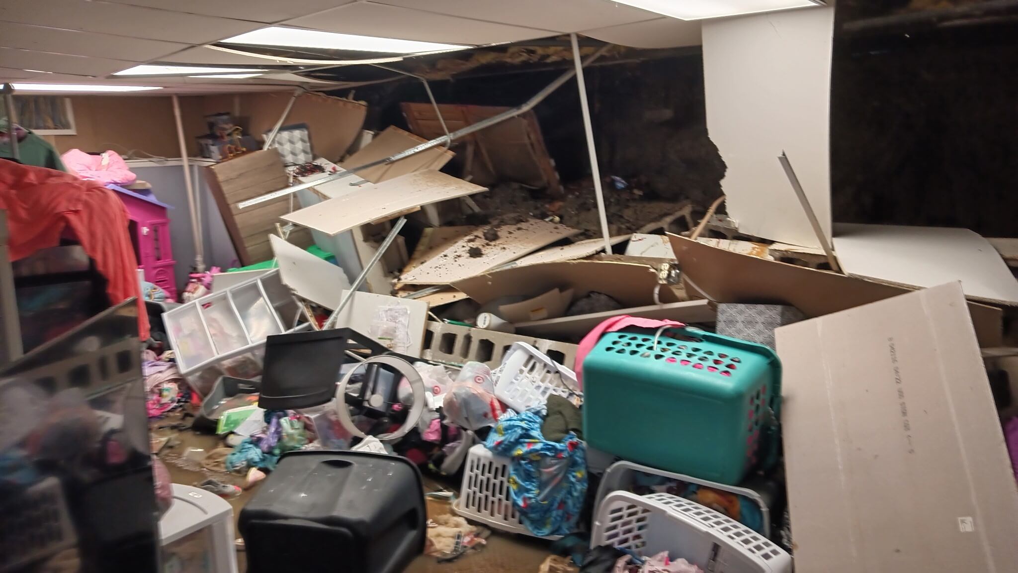 ‘My kids lost everything’: Family of 7, homeless after flash flood ...