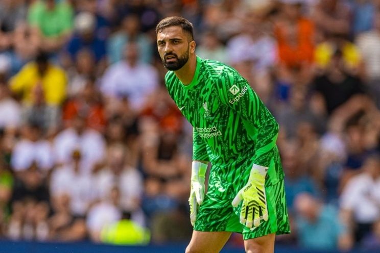 Kiper Baru Liverpool Giorgi Mamardashvili Bakal Belajar Banyak dari ...