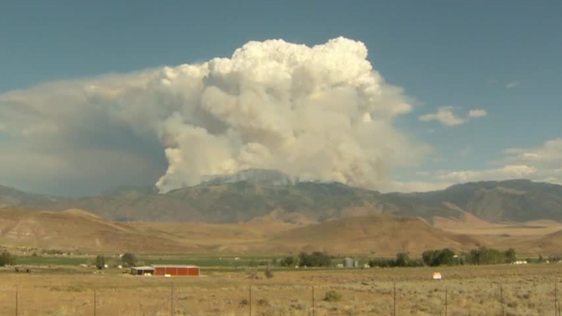 Neighboring communities step up to help Monroe amid fast-growing wildfire