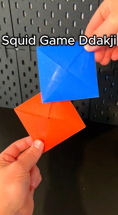 3D Printed Squid Game Ddakji Portable Game