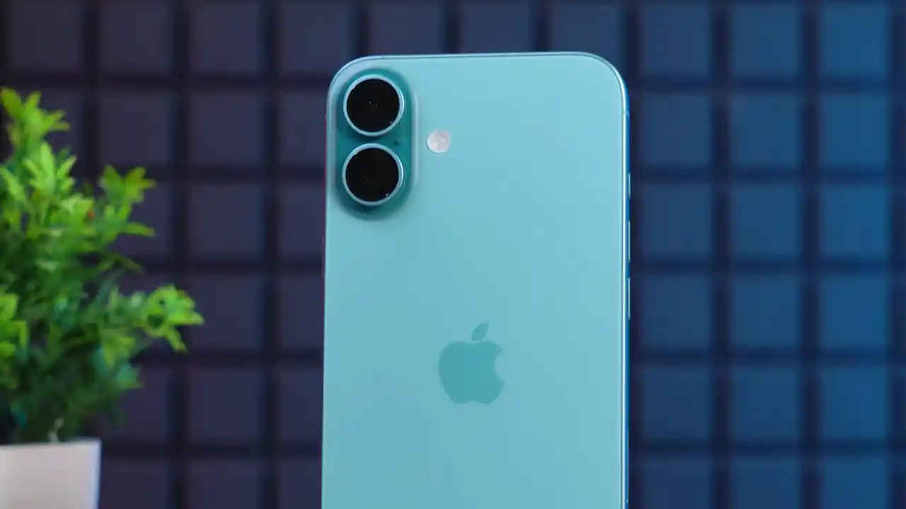 Apple to manufacture entire iPhone 17 lineup in India for the first ...