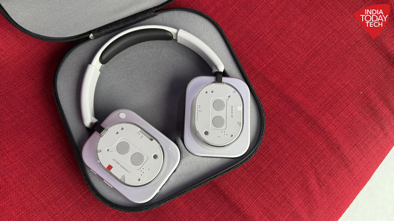 Nothing Phone 3 and Nothing Headphone 1 now selling in India, bank ...