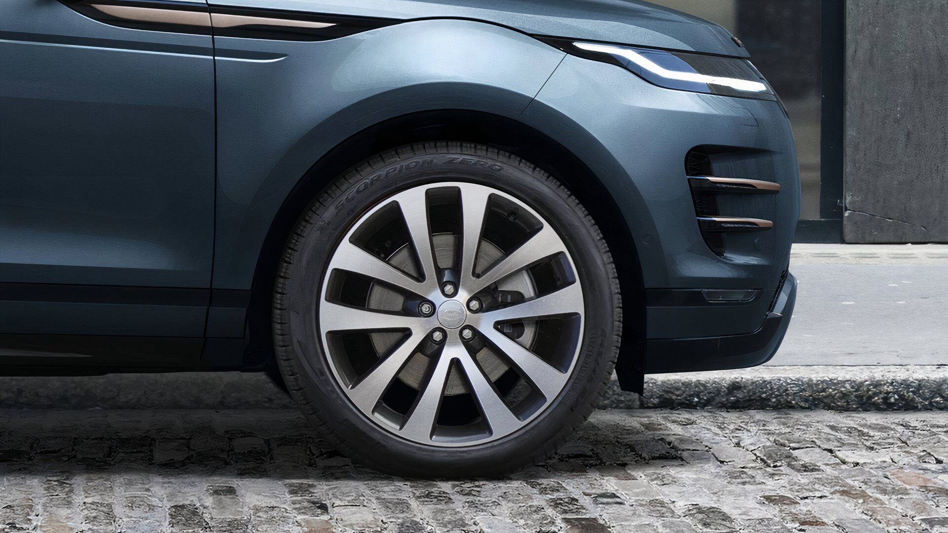 2021-2025 Range Rover Evoque Recalled For Airbags That Can Tear