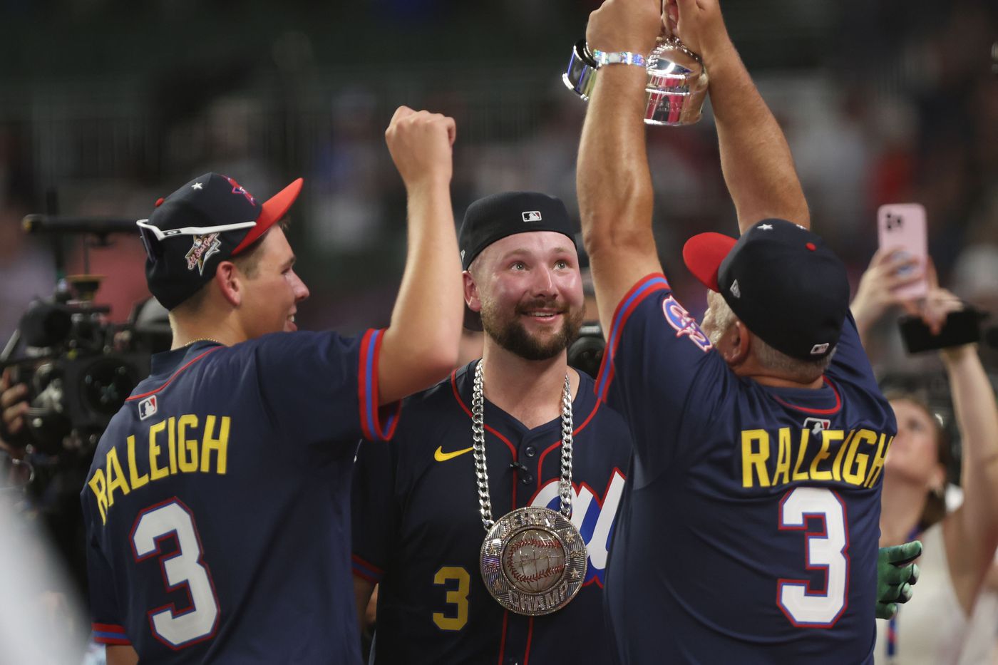 Cal Raleigh is the Home Run Derby champ