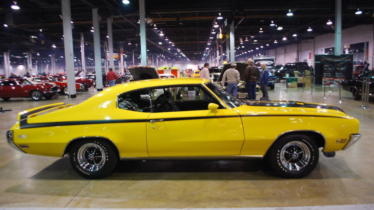 8 vintage muscle cars that were built for straight-line speed