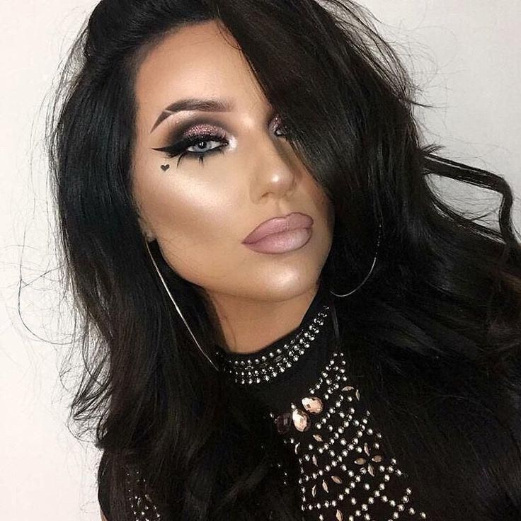 5 Inspirasi Makeup untuk Nonton Konser Rock, Edgy dan Dramatis