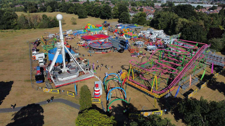 Birmingham beach in photos: free entry, huge swimming pool, deck chairs ...