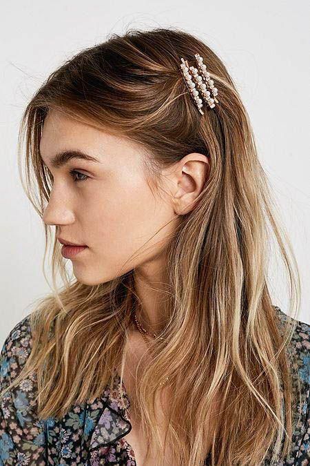 5 Ide Styling Rambut dengan Hair Clip yang Manis dan Elegan