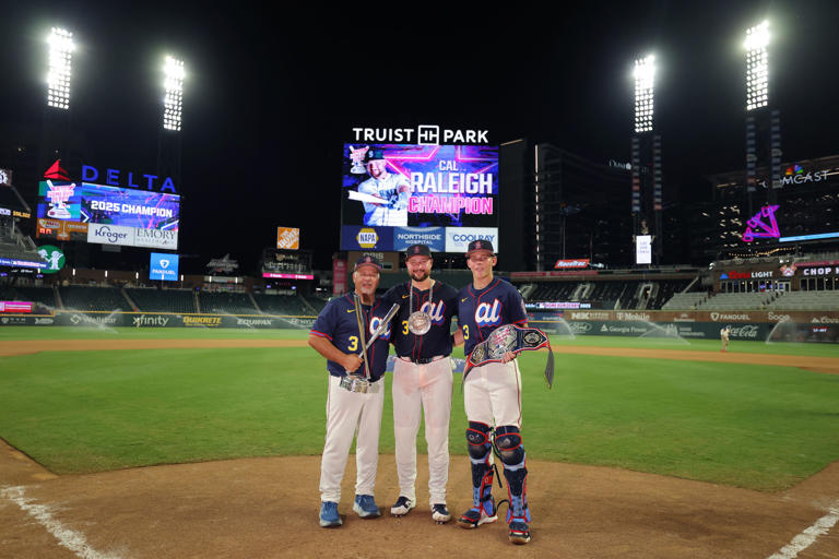 Cal Raleigh enjoys full circle moment with dad, brother taking part in ...