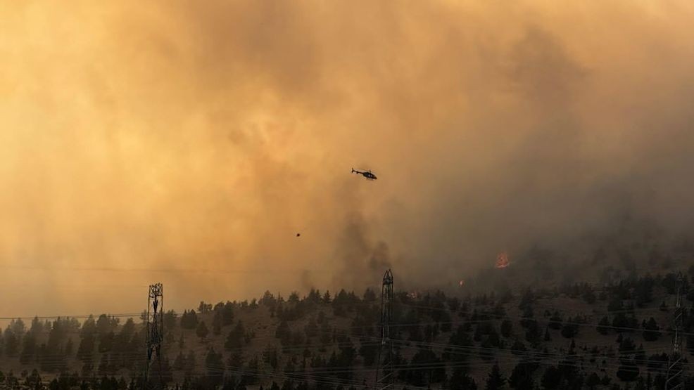 Cram Fire explodes to 28,000 acres, evacuation warnings in Jefferson ...