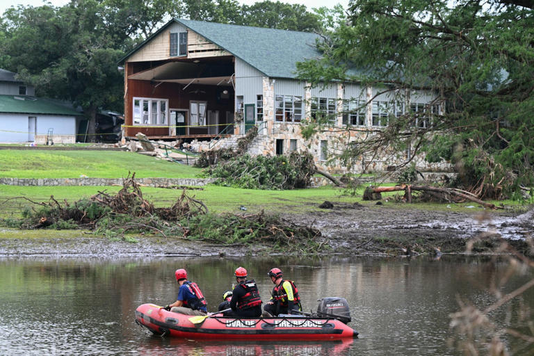 Texas floods: 133 dead as report claims Camp Mystic leader received ...
