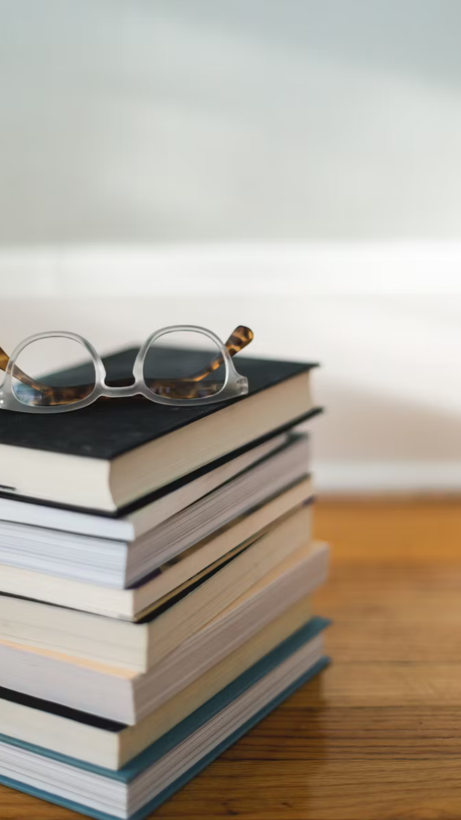 8 life-changing books for students to build better habits and discipline