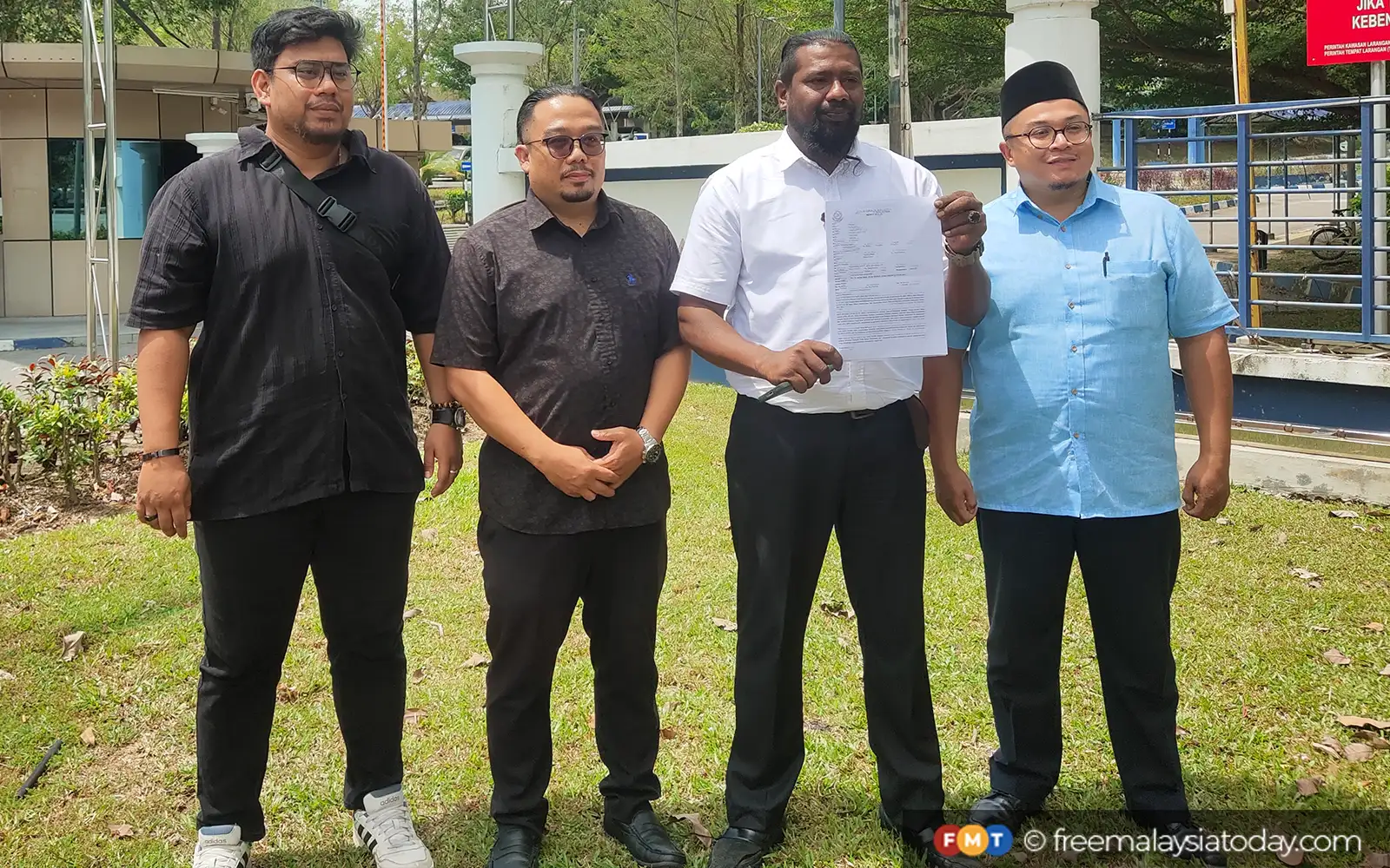 Putrajaya PKR files report against Harakah over anti-Anwar rally