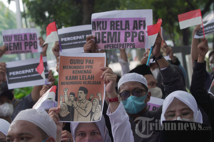 Demo Guru Pendidikan Agama Islam