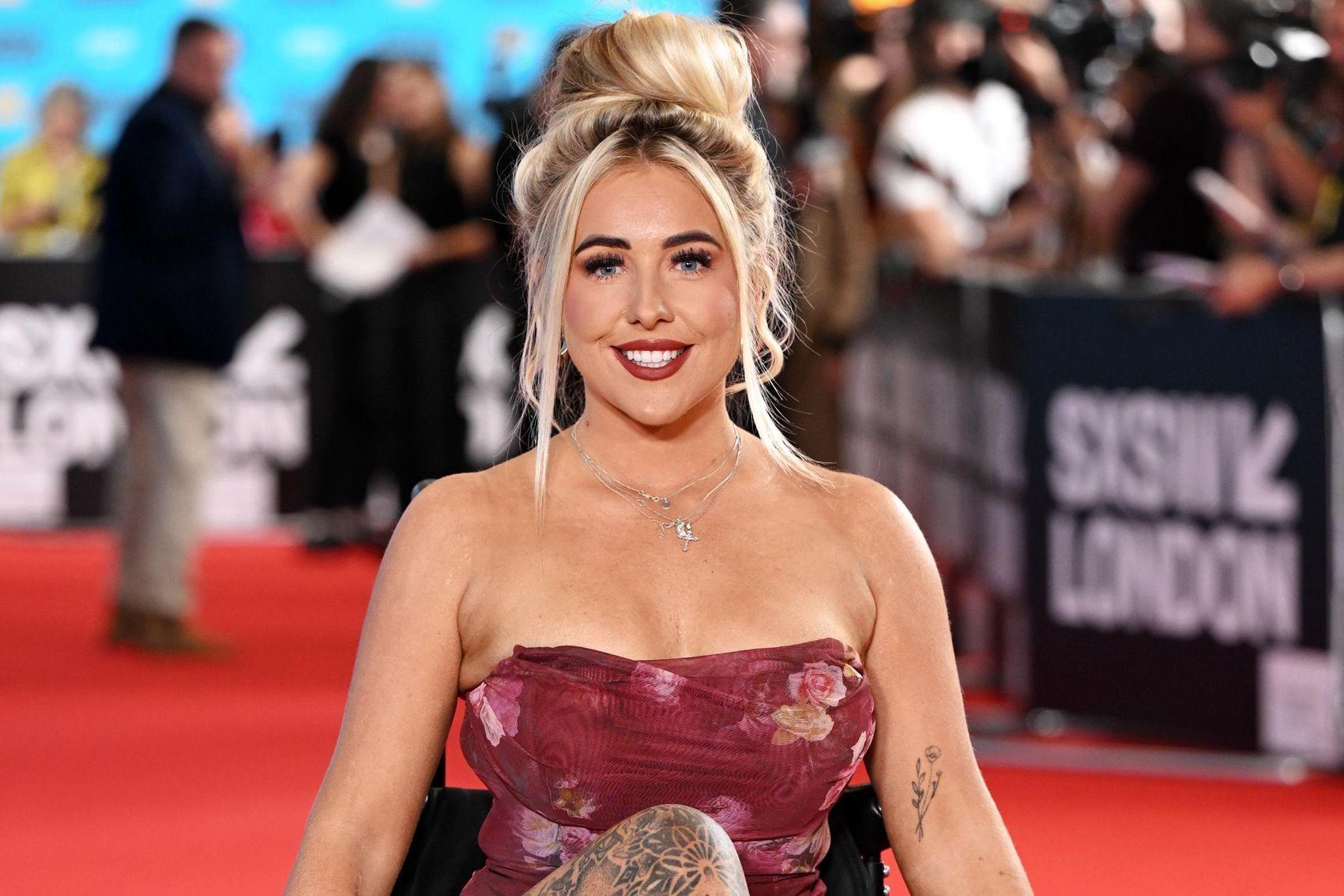 TikTok Star Ella Middleton shines at Deep Cover premiere — from ...