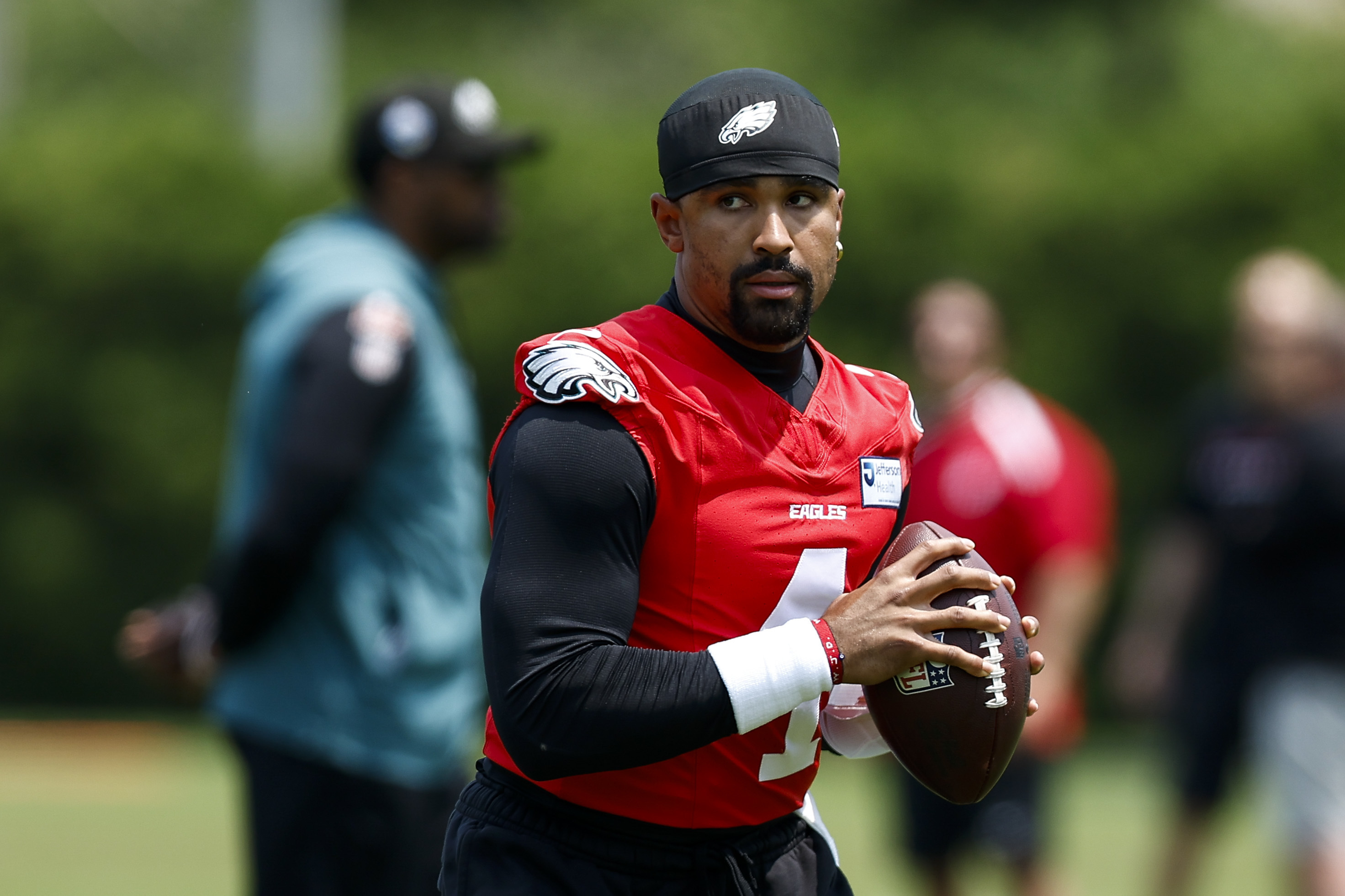 Is Paul George cursed? | Sports Daily Newsletter