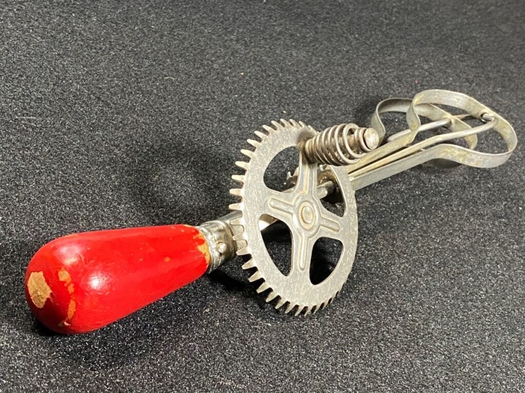 30 Kitchen Gadgets From Grandma’s House Everyone Used