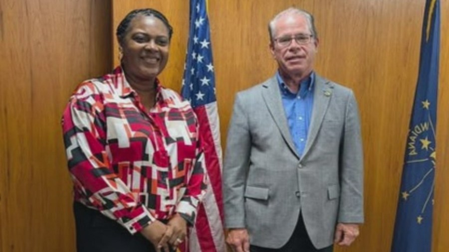 Governor Mike Braun meets with Mayor Stephanie Terry
